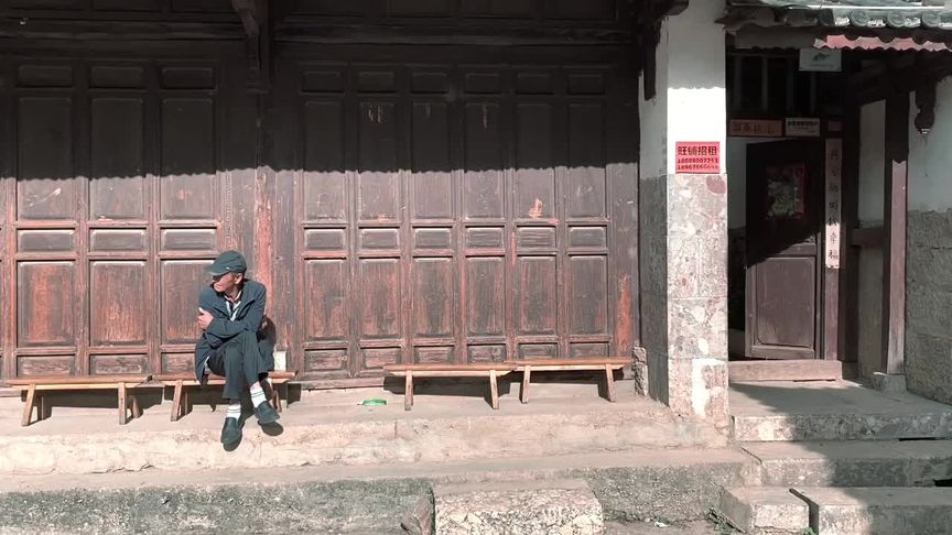垃圾收纳车里放出来欢快的音乐