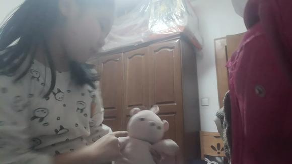 快和果果和小妮妮一起认识明星吧!