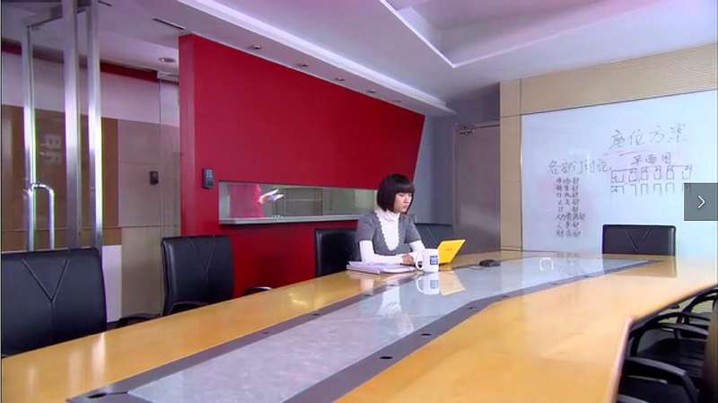 杜拉拉升职记:杜拉拉跟同事约好会议,到点却只有自己一个人来了