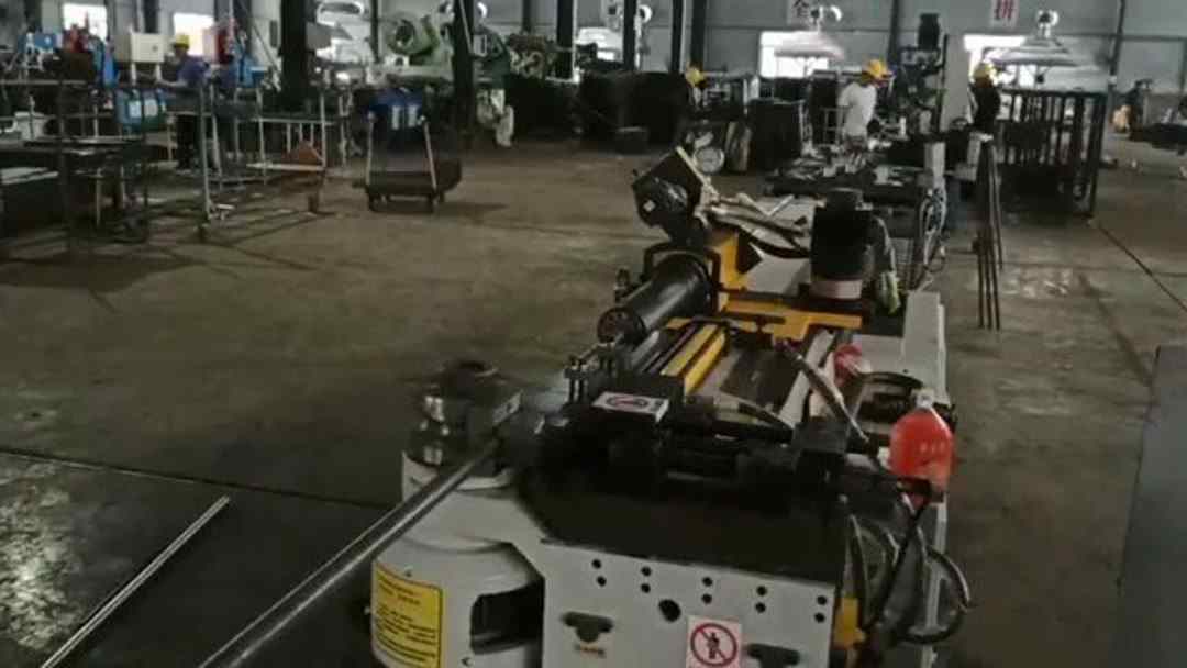 全自动弯管机视频,猪栏产床弯管一次成型