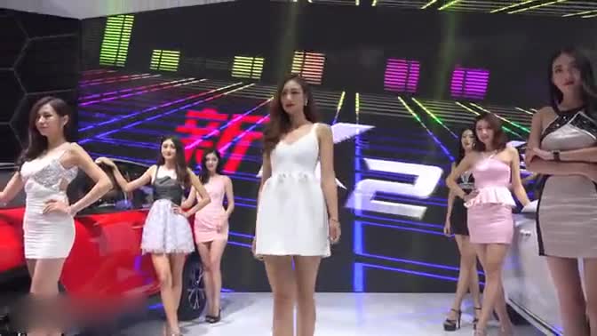 深圳国际车展起亚车模性感走秀