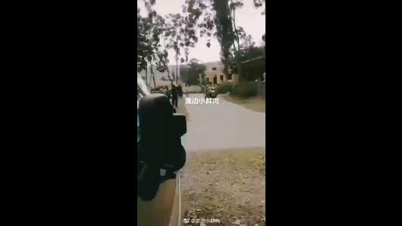 吴·三轮车骑手·磊和赖乘客的变形计