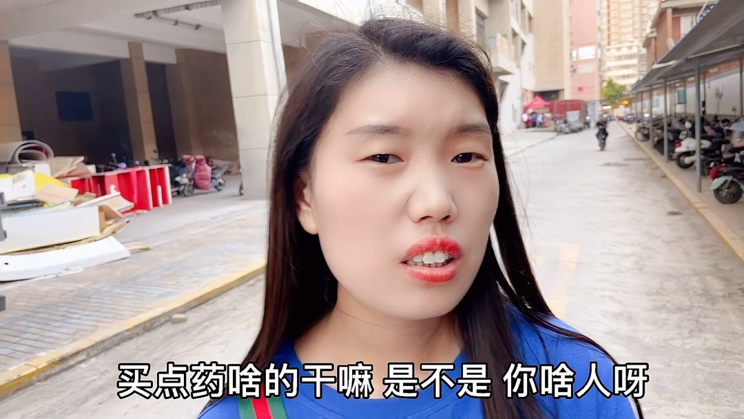 女友例假推迟半个多月没来,小伙却不当回事,说的话还很伤人