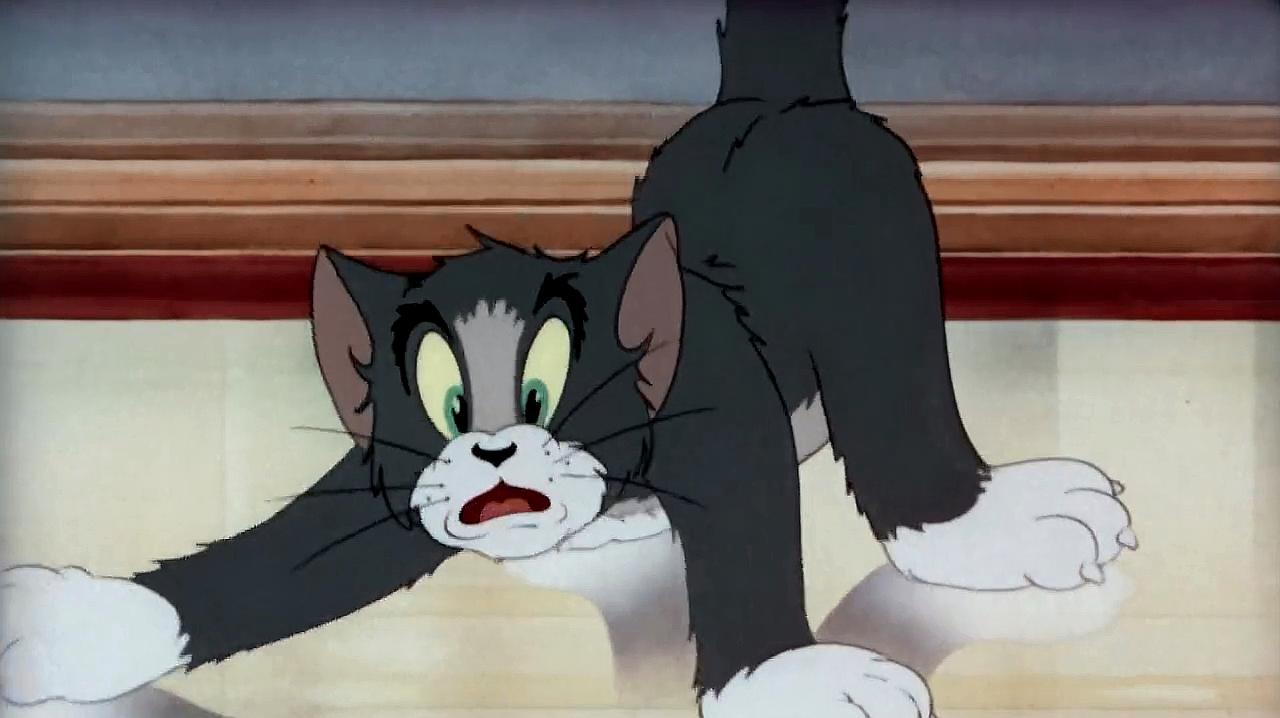 猫和老鼠:汤姆追赶杰瑞,不料却不会溜冰,被杰瑞轻松丢向垃圾桶