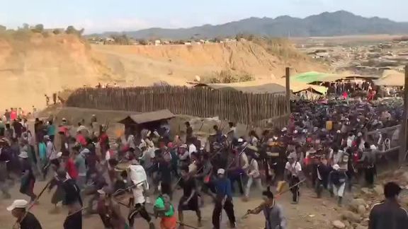 成千上万的人在找翡翠