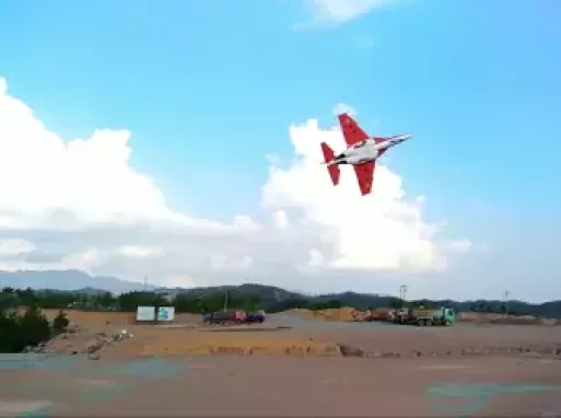 固定翼航模飞机涵道雅克130起飞炸鸡