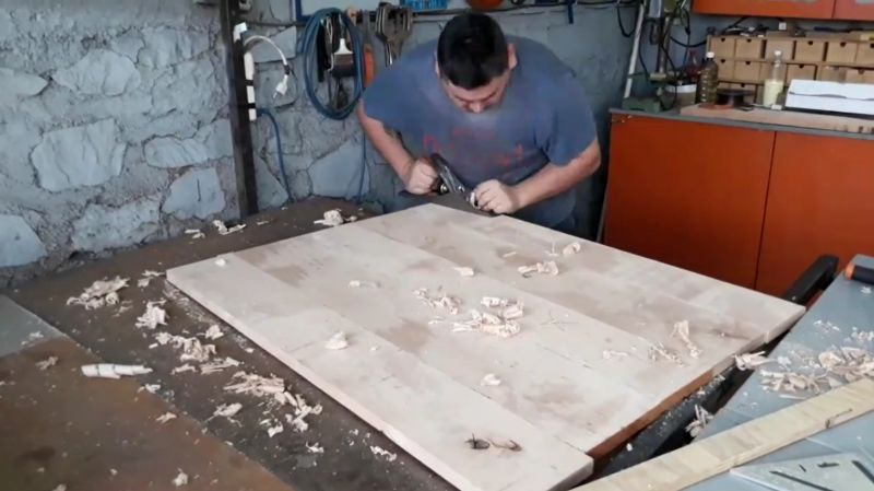 木桌拼接制作过程,当喷上油漆那一刻,才知道什么叫做孤陋寡闻