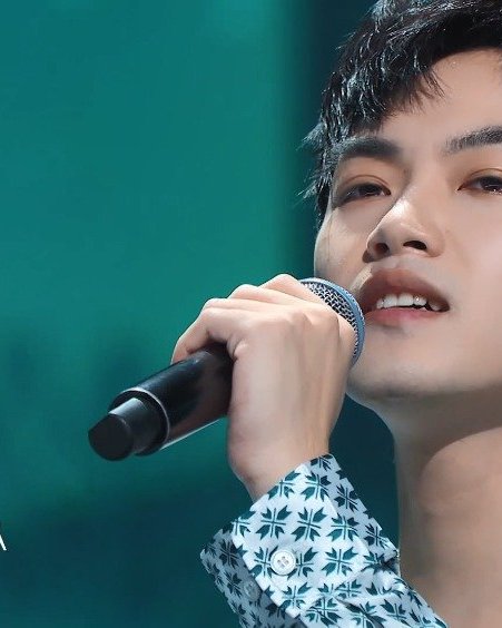 最新一期《我的音乐你听吗》,卞子严和张三七合作改编了《亲密爱人...