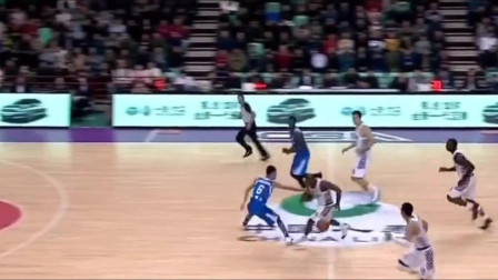 篮球世界:CBA名场面,哈德森中场三分命中,第一外援!