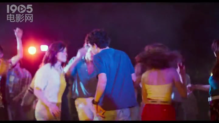 《请以你的名字呼唤我》片段 夏日纵情舞蹈