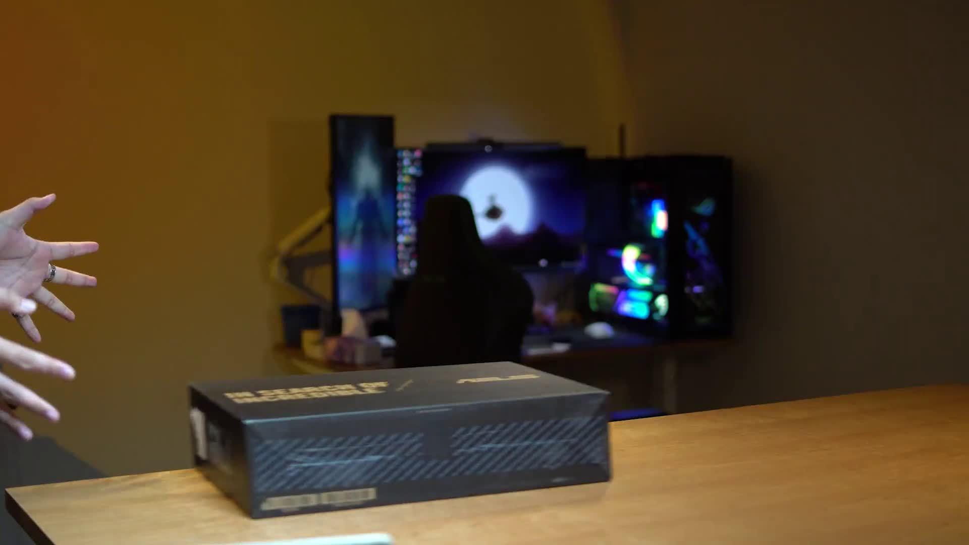 谁能想到一台笔记本电脑竟然能有两个屏幕!华硕灵耀X双屏Pro202