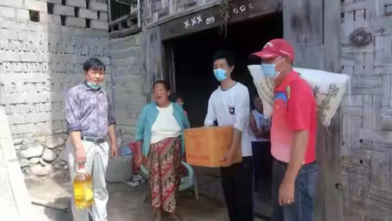 华人华侨互帮互助,胞汉情深,携手抗疫,弘扬中华民族传统美德