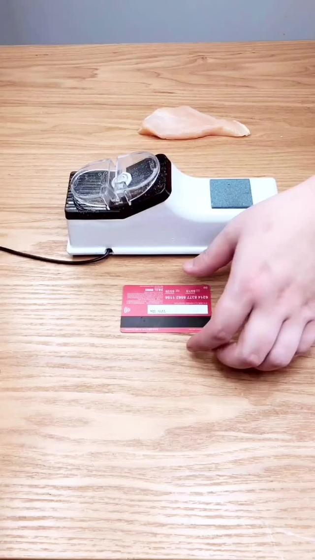 磨刀简直不要太轻松。#理想生活有一手 #电动磨刀器