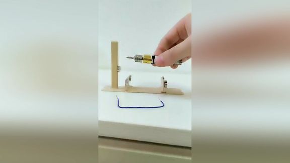 一个简单的小实验,让你明白电机的原理!
