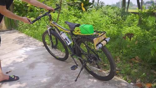 不到50块!自行车改电动车,转速很快,动力强劲#手工diy