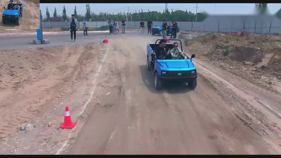 售价仅2.38万元!国产电动小皮卡四轮独立悬架,从此告别小三轮!