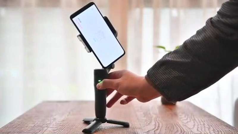 vlog拍摄不用太专业,飞宇vlog pocket手机稳定器轻松拍摄