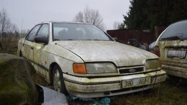 捡到一辆废弃的老福特,老外打开车门后,喜笑颜开!