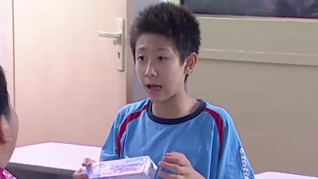 鼠标在班里散播刘星咬狗的新闻,竟送刘星狗骨头,刘星有苦难言