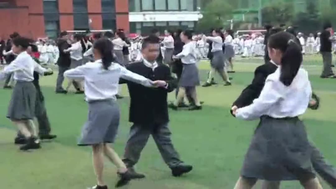 全国中小学校园集体舞 《校园华尔兹》