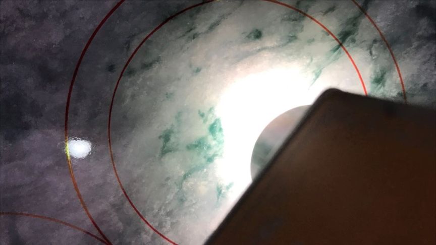 切开价值一套房的翡翠原石竟然一点表现都没有!你信吗?