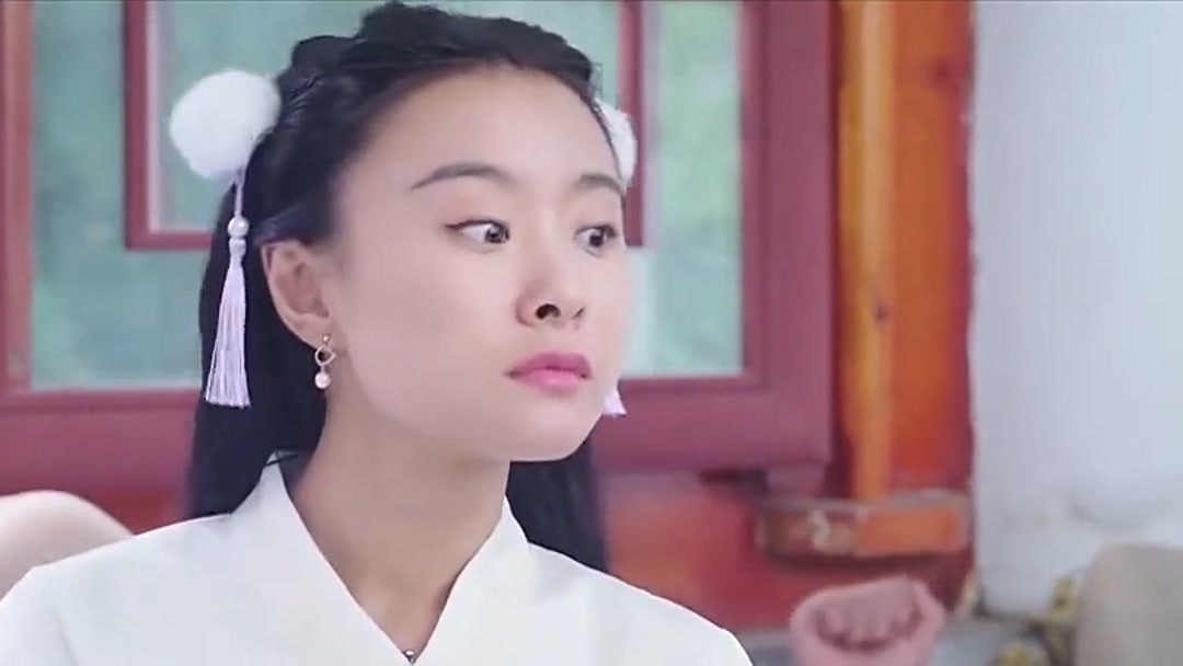 伏魔校花之刁蛮公主:妖怪变成美女后疯狂使坏,用树枝挠小伙脚心