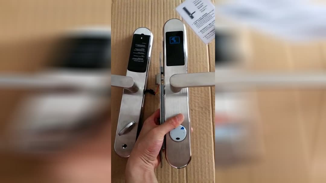 断桥铝门酒店刷卡锁视频,铝材门磁卡锁,亨达电子锁业