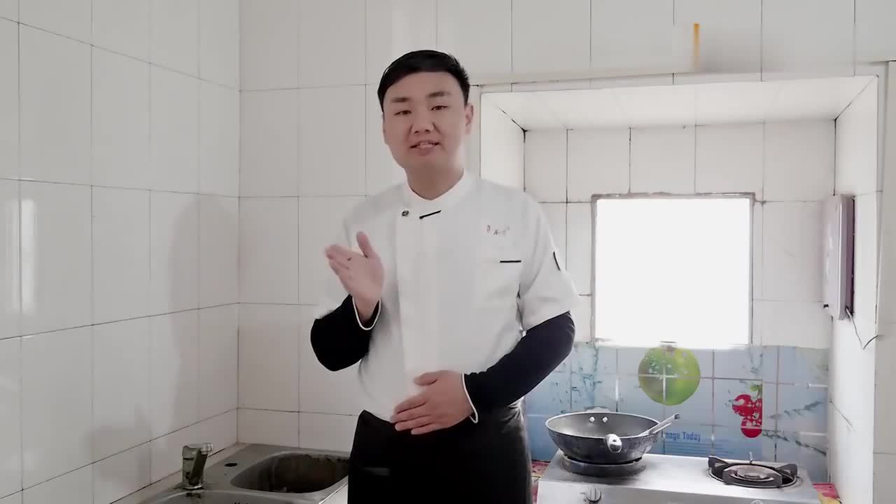 猪皮冻切记别焯水后直接煮,多加2步,做的猪皮冻筋道爽滑