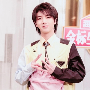 七重人格的小疯子yu 