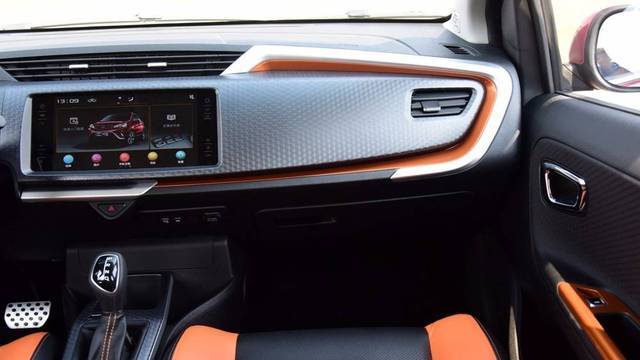 最廉价的代步车3.69万起售,自动挡4.99万,最高配5万多