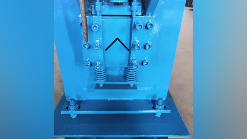 角铁设备,全自动定尺计数冲孔!