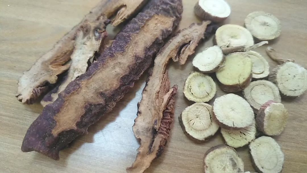 脚廯别再抹抗生素了,两味中药水煎洗脚轻松搞定。