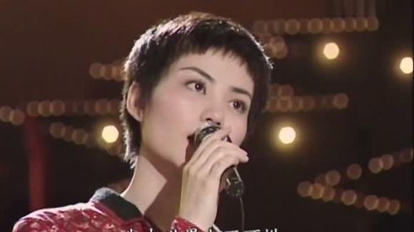 天后王菲现场演唱《我愿意》,真的是天籁之声,怎么这么好听