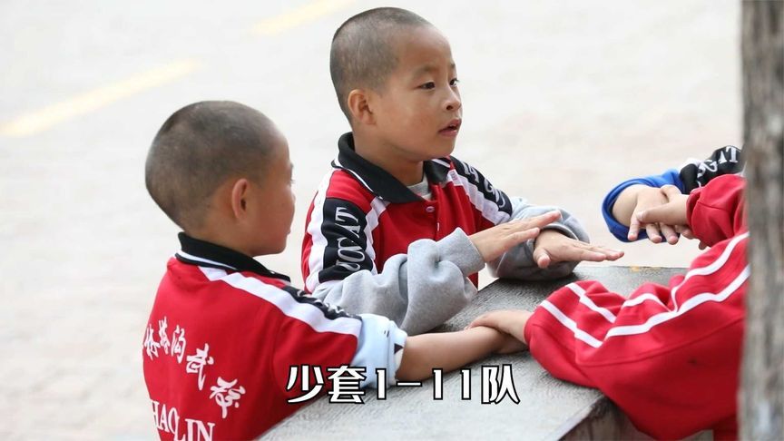 我在塔沟武校学武术:厉害的功夫萌新,训练起来真刻苦!