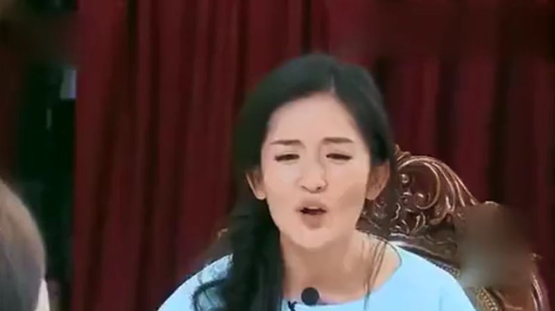 谢娜模仿各位明星说话,嘉宾们都笑哭了,蔡少芬直接追着她打