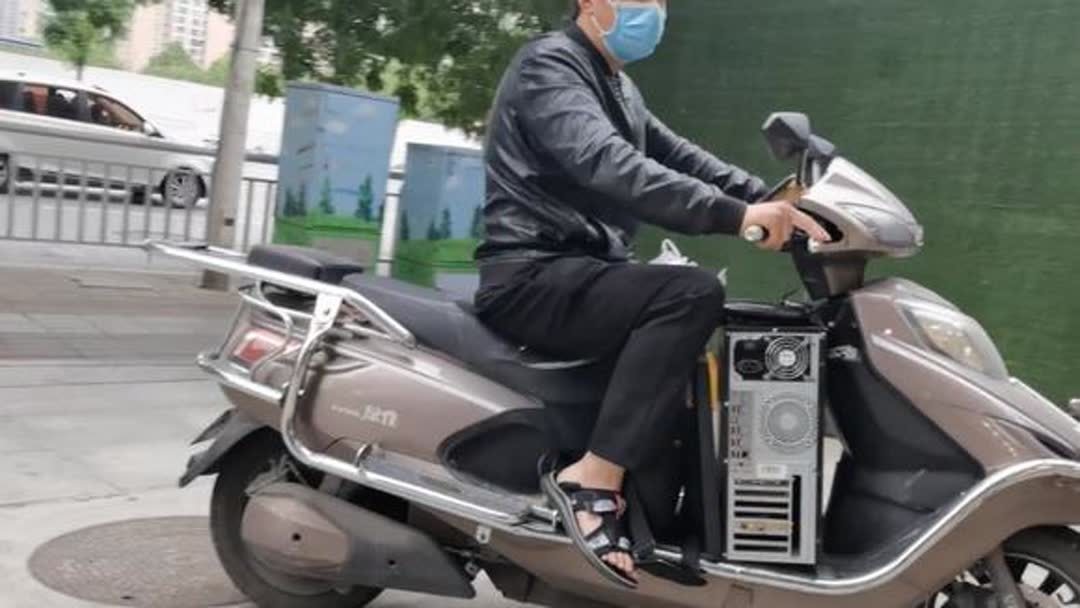 上门给客户组装电脑走时旧电脑直接给修电脑师傅大家看看值不值?