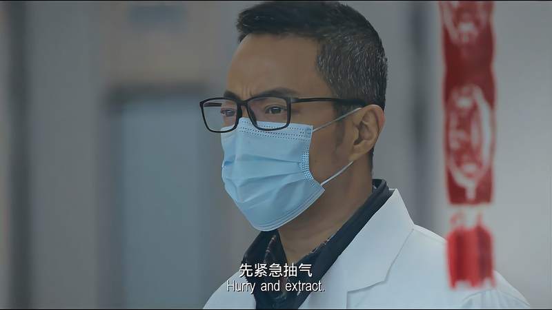 中国医生:病人突然吐血,医生奋力抢救,却还是死亡