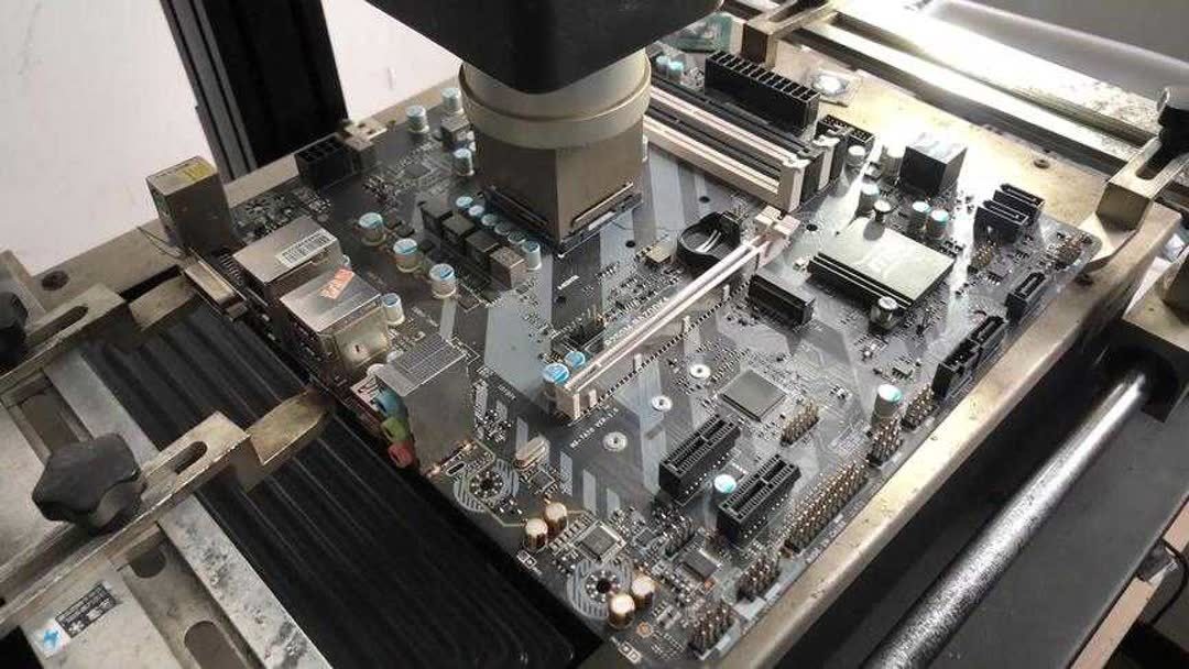 小伙伴的各种要求下,师傅终于出道开始修台式机主板和显卡