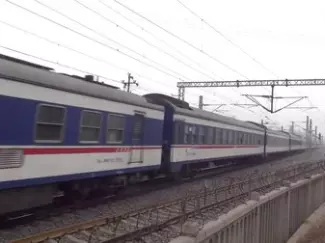 京广铁路T175次 涿州火车站南侧西河村拍车 京广线