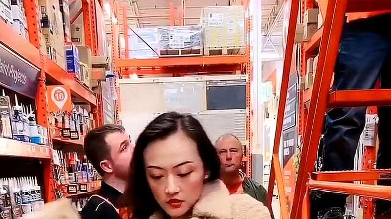 这就是美国华人的日常生活,眼前这一幕,网友:我承认我羡慕了