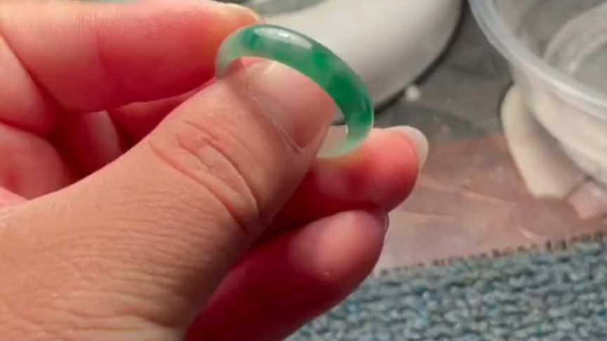 飘绿花翡翠戒指制作全过程,视频有点长,家人们请耐心观看