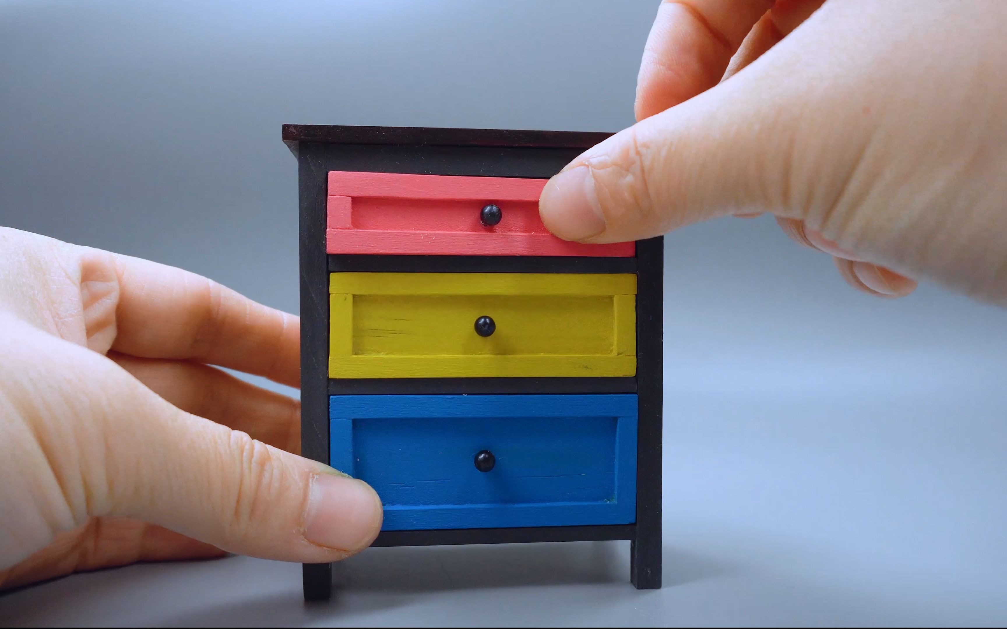 【微缩】DIY三抽屉彩色抽屉柜模型教程娃娃屋家具