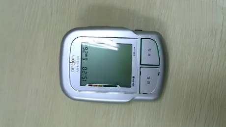 九安电子血压计(语音型)怎么设置时间和语音?