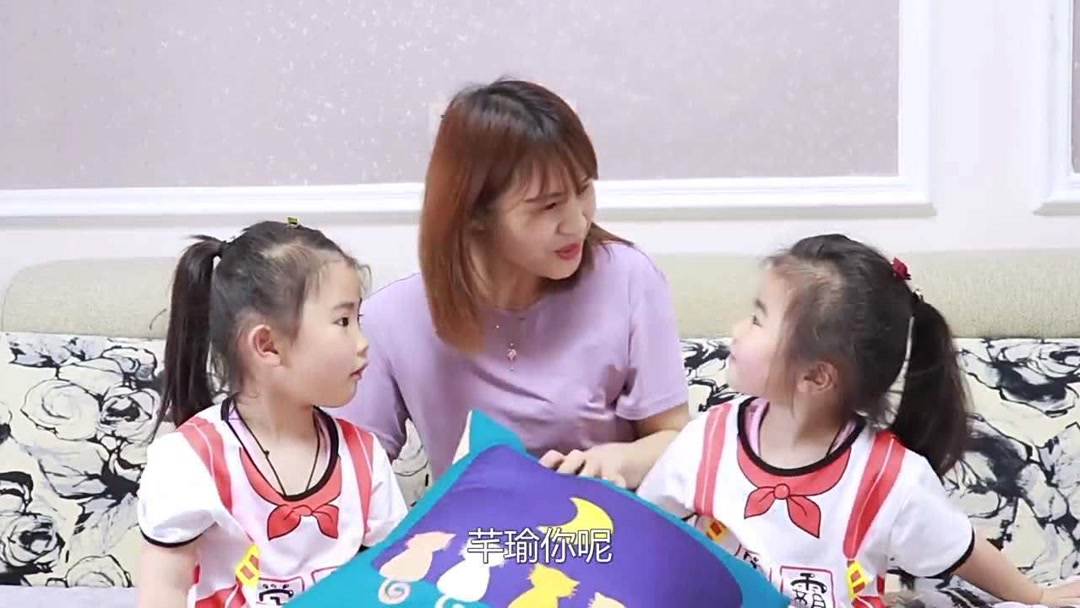 熊孩子双胞胎造句考试,妹妹满分姐姐0分,这句子太绝了