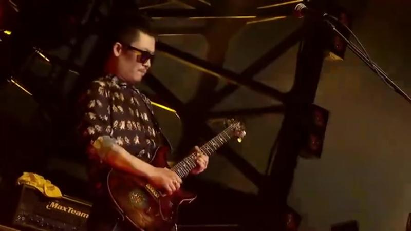 《故乡》许巍2015“此时此刻”巡回演唱会