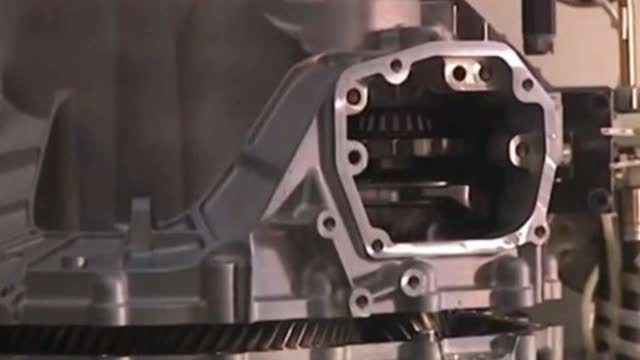 工厂实拍,大众汽车零配件生产过程,小齿轮出来时还以为做吃的呢