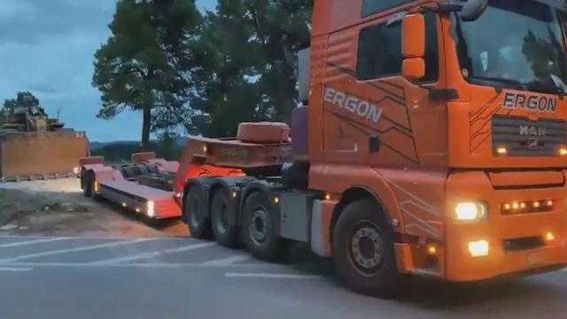 不多见的超级工程机械,果真是车中巨无霸,价值不菲