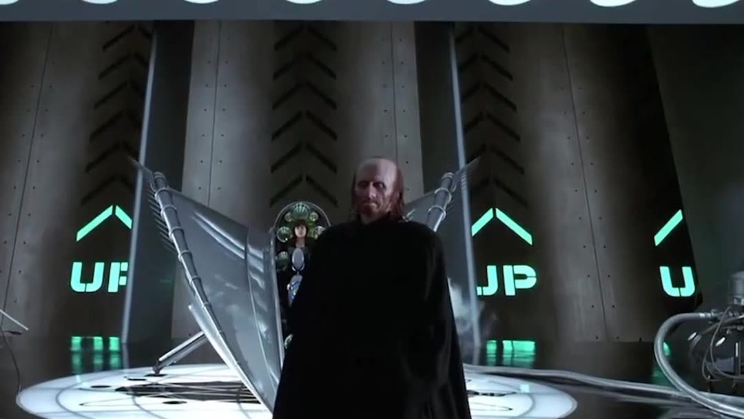 搞笑科幻《黑衣人2》,虫族女王降临地球,化身性感女模