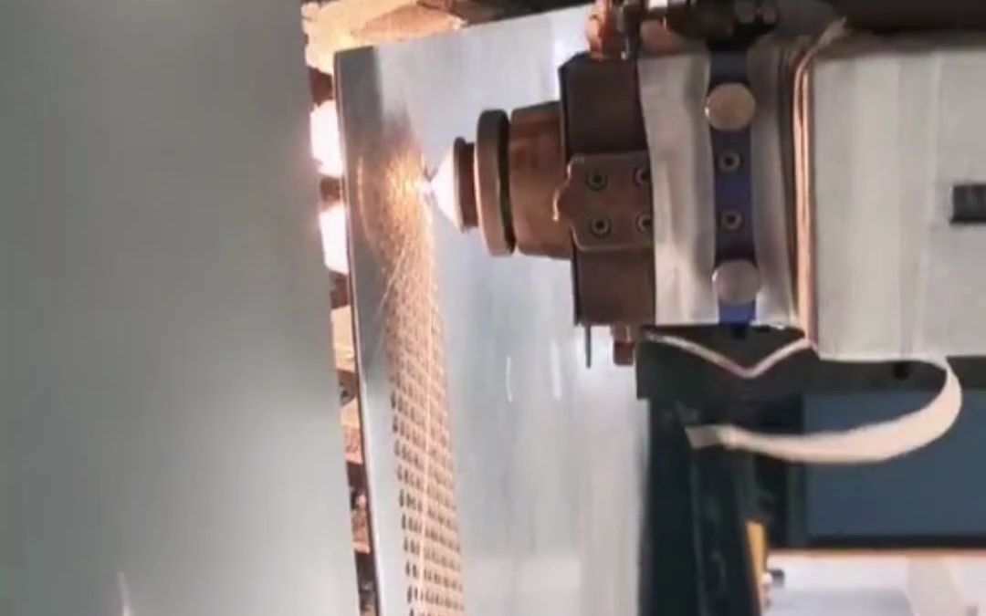 激光打孔机 不锈钢板激光打孔机 光纤激光打孔设备