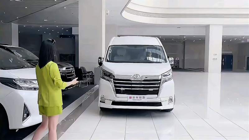 丰田海狮豪华皇冠版,这款车适合高端商务接待